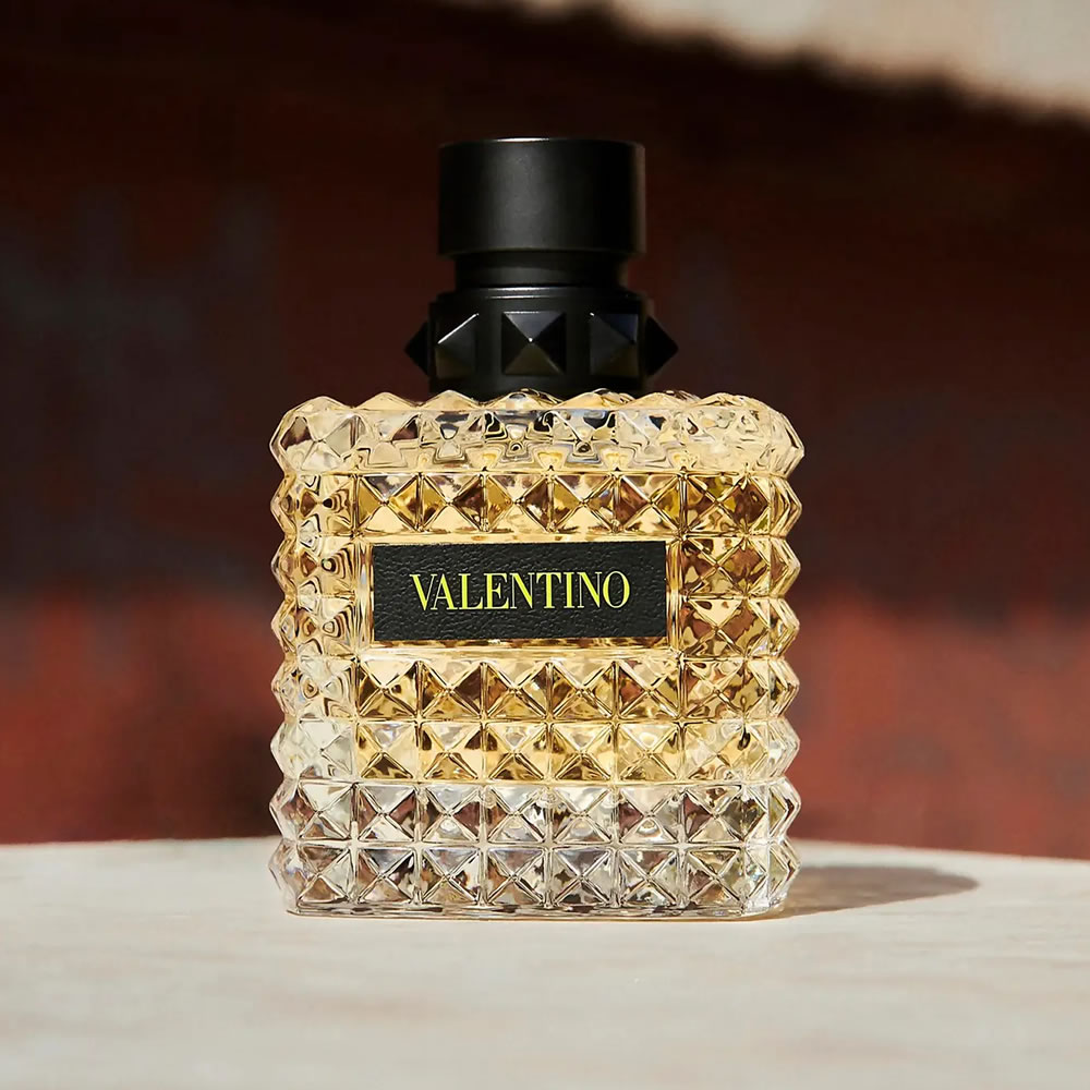Valentino Born In Roma Donna Yellow Dream EDP 50ml - scentubeauty.co.uk